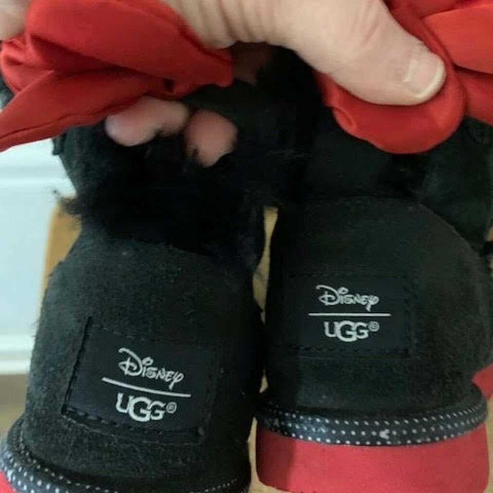 $179 UGG MINNIE MOUSE BLACK BOOTS/RED MINNIE MOUSE BOW SIZE: 8T OR BIG ...
