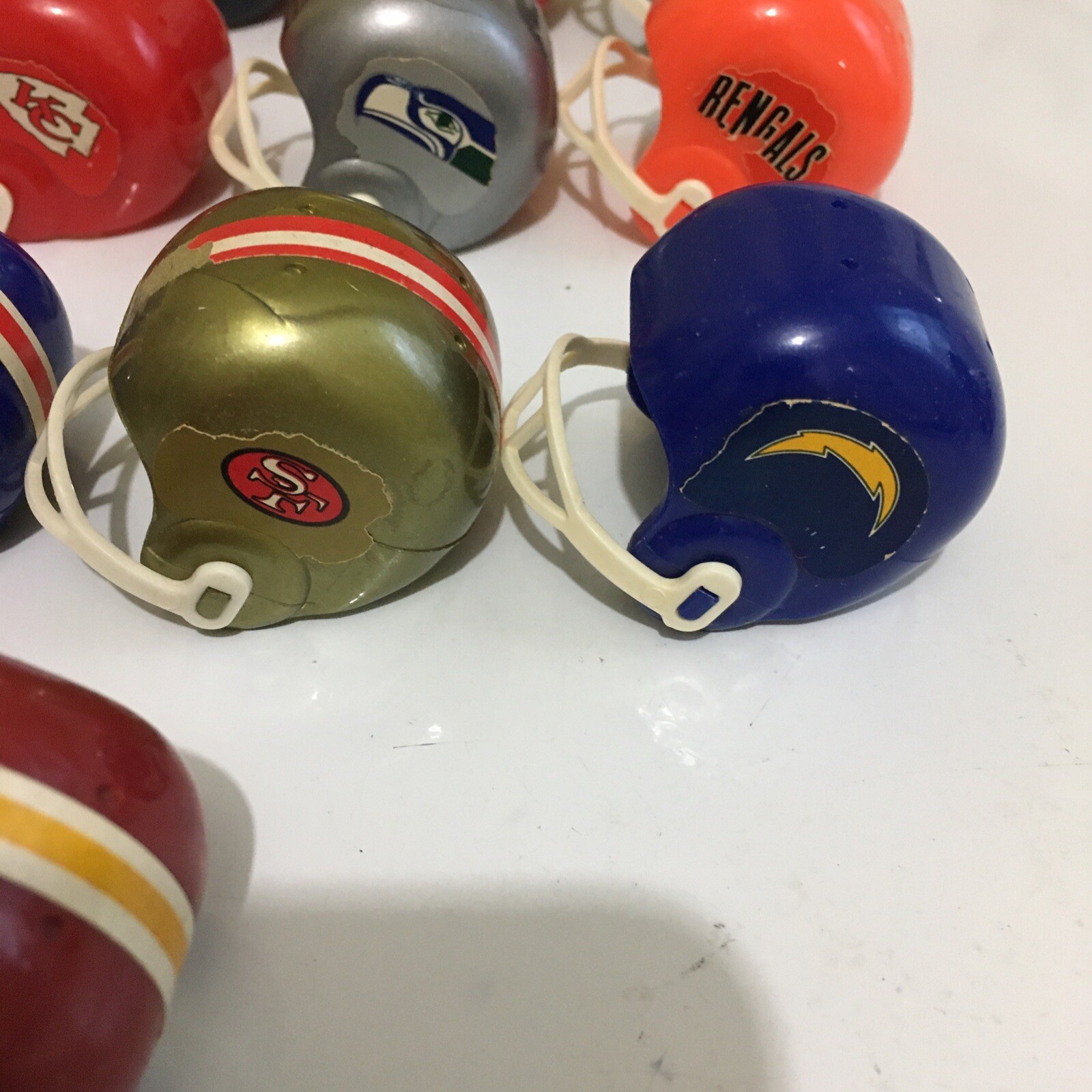 1980's Vintage LOT of 13 Mini Plastic NFL Football Teams Helmets Read ...