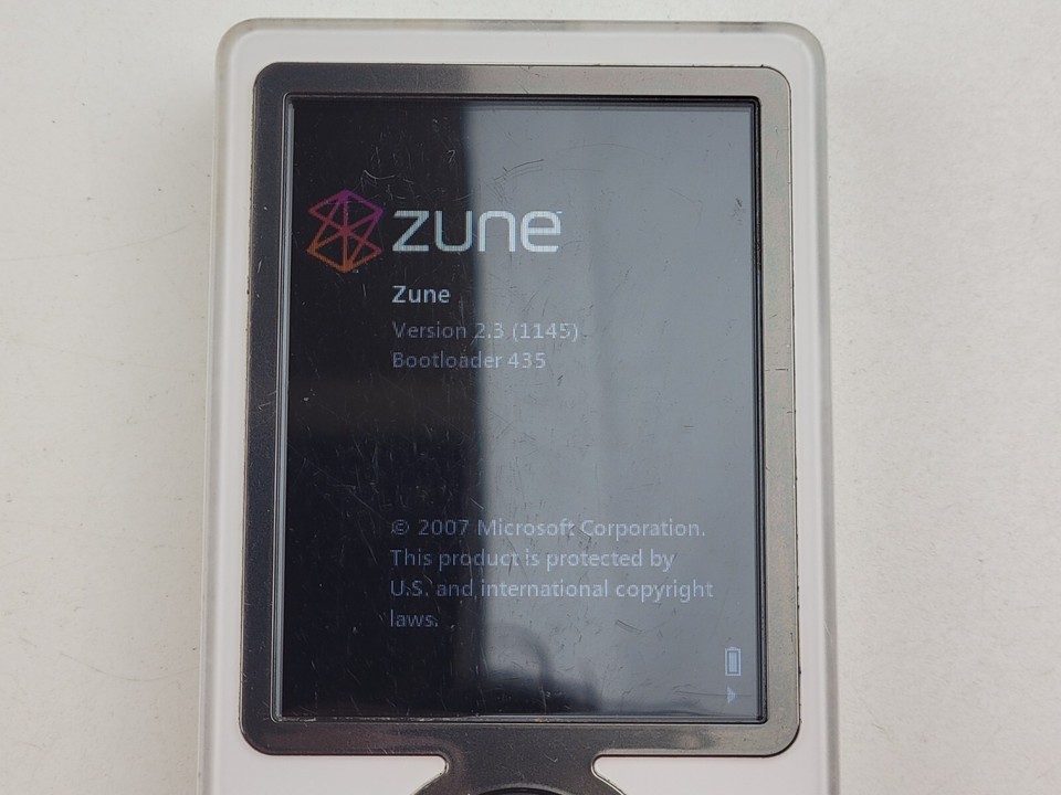 Microsoft Zune Digital Media MP3 Player (1090) 30GB - White - WORKS ...