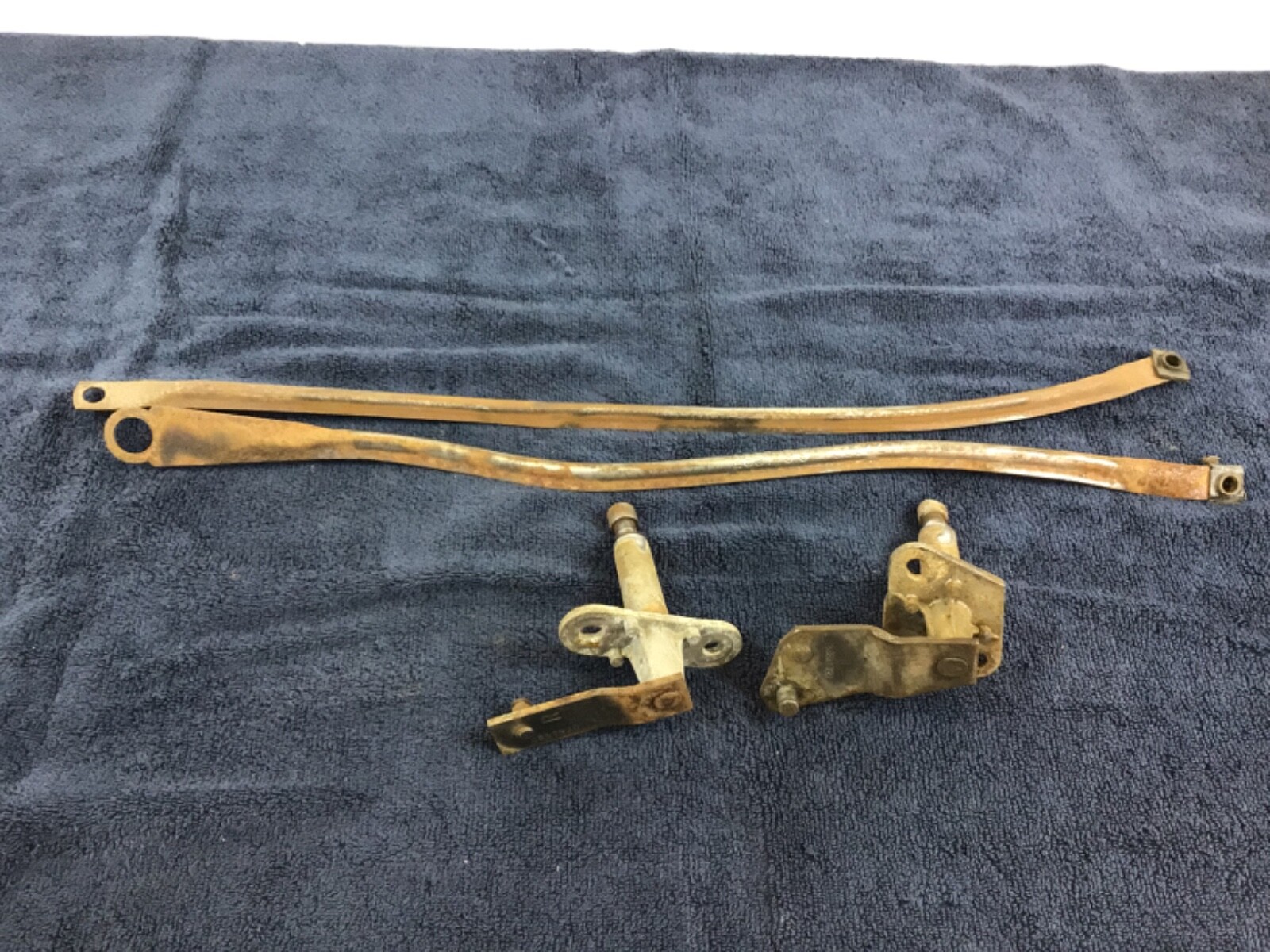 1968 1969 1970 Mopar B Body Wiper Arm Pivot LH OEM 2857921 Charger ...