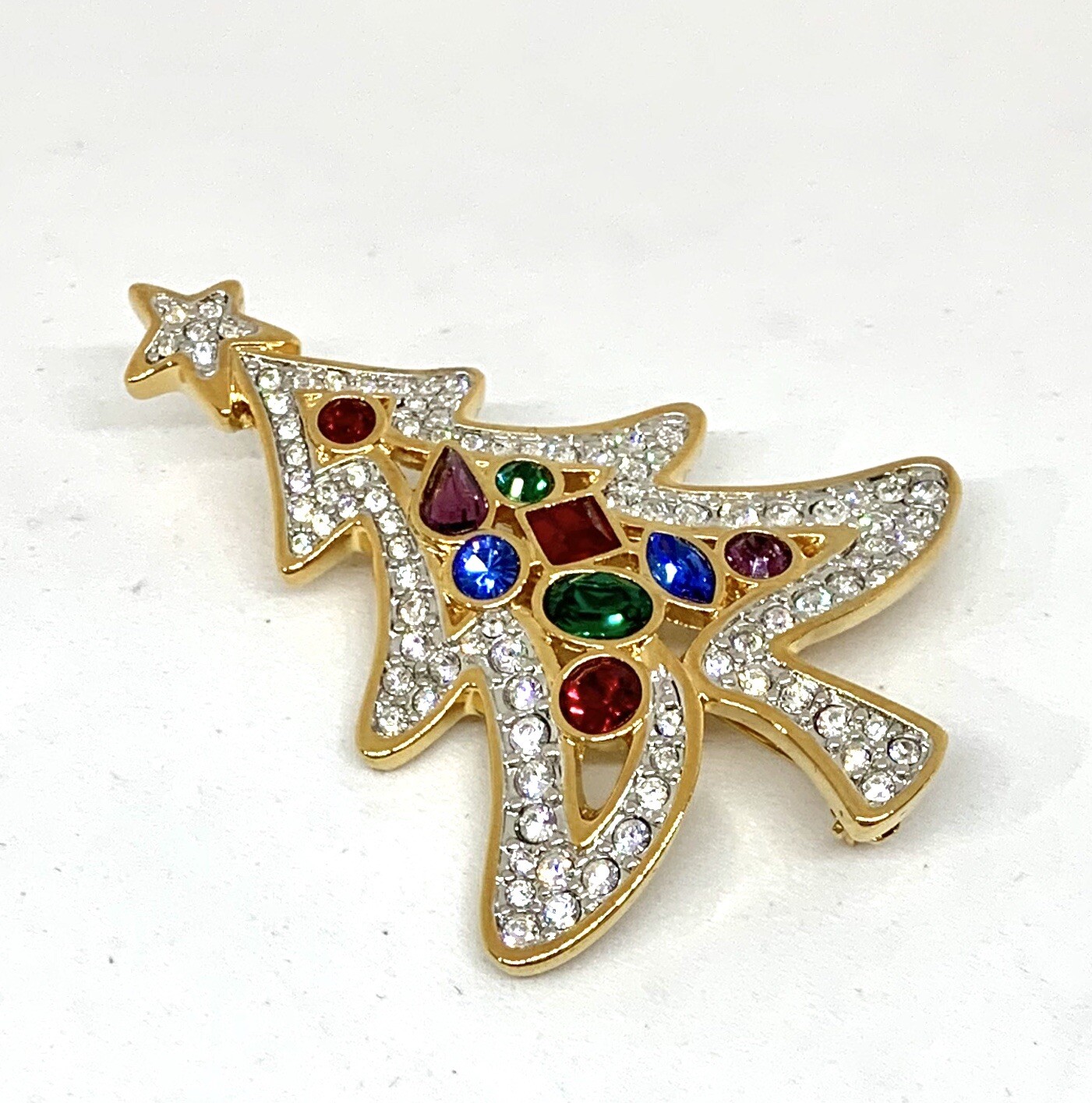 SWAROVSKI 2001 Crystal Christmas Tree Pin w Red & Green Cryatals Signed ...