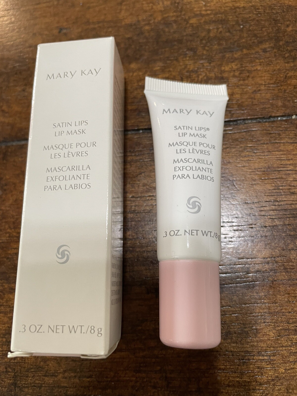 How To Use Mary Kay Satin Lips Mask | Lipstutorial.org