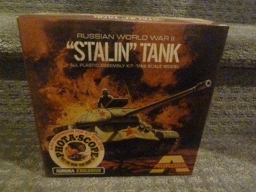 Aurora Phota-Scope Russian World War II Stalin Tank model kit 612-200 ...