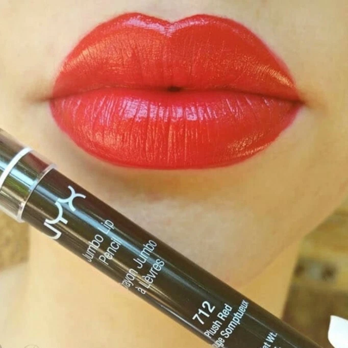 Nyx Plush Red Lip Liner