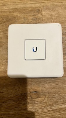UBIQUITI UNIFI SECURITY GATEWAY (USG) 3 PORT GIGABIT FIREWALL USG-3P | eBay