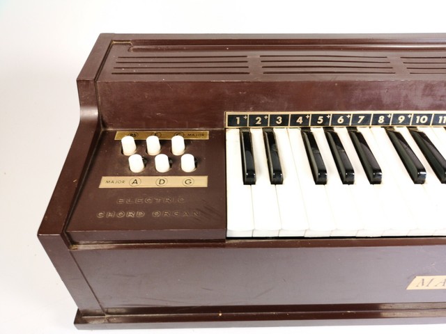 Vintage 1960s Magnus Model 300 Air Electric Chord Organ for sale online ...