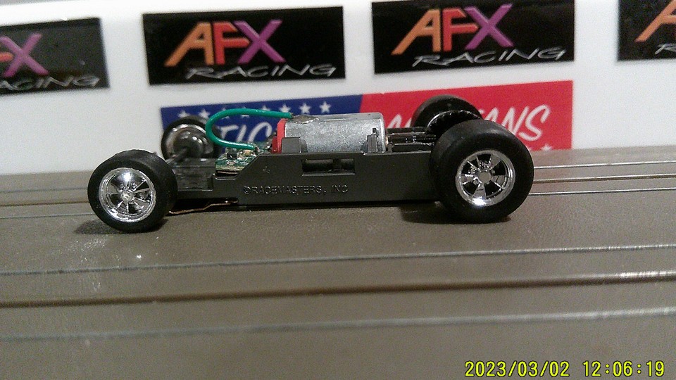 AFX RACING H.O. SCALE MEGA G+ 1.7 NARROW CHASSIS CHROME 5 SPOKE RIMS ...
