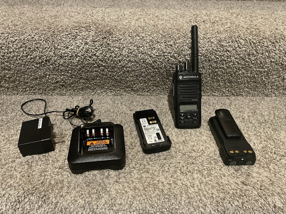 Motorola MOTOTRBO XPR3500e Two-Way Radio with Battery+and Charger. Clip ...