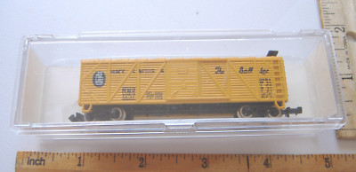 ~MODEL POWER~YELLOW BOX CAR~MADE IN YUGOSLAVIA~WITH BOX~3462~ | eBay