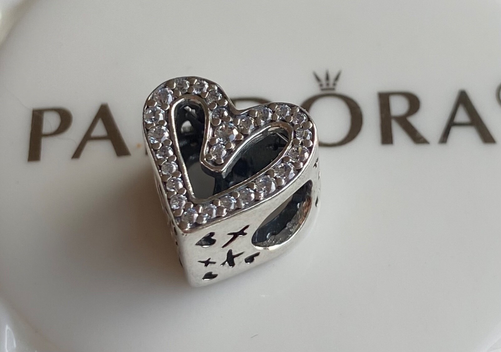 Authentic Pandora Sparkling Freehand Heart Charm #798692C01 | eBay