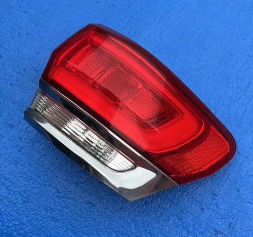 Jeep Grand Cherokee 2014-2020 RH Passenger Side Tail Light 68110016AG ...