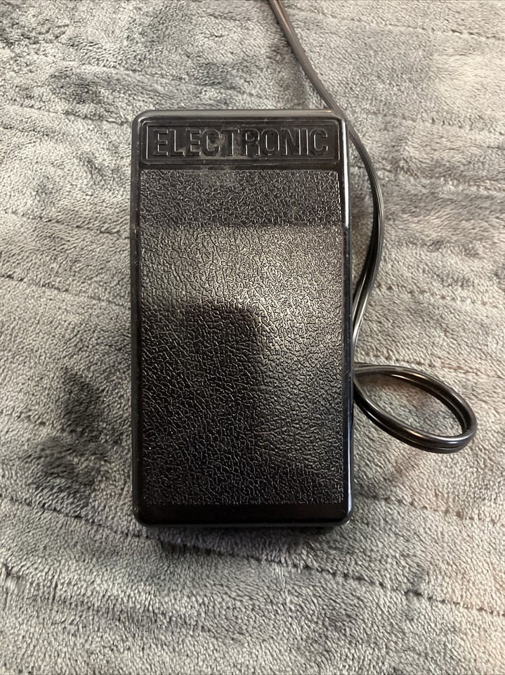 Singer 140Q Sewing Machine Quilt & Sew Patchwork Compact Quilting w ...