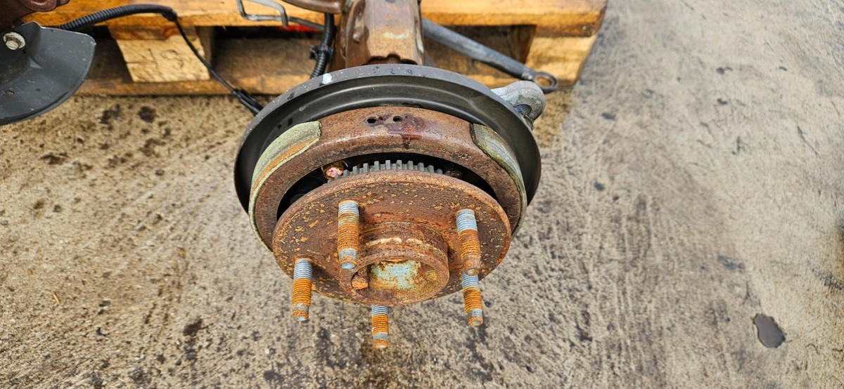 1998-2002 Chevrolet Camaro V8 Rear Axle Differential 10 1998-2002 Chevrolet Camaro V8 Rear Axle Differential 10