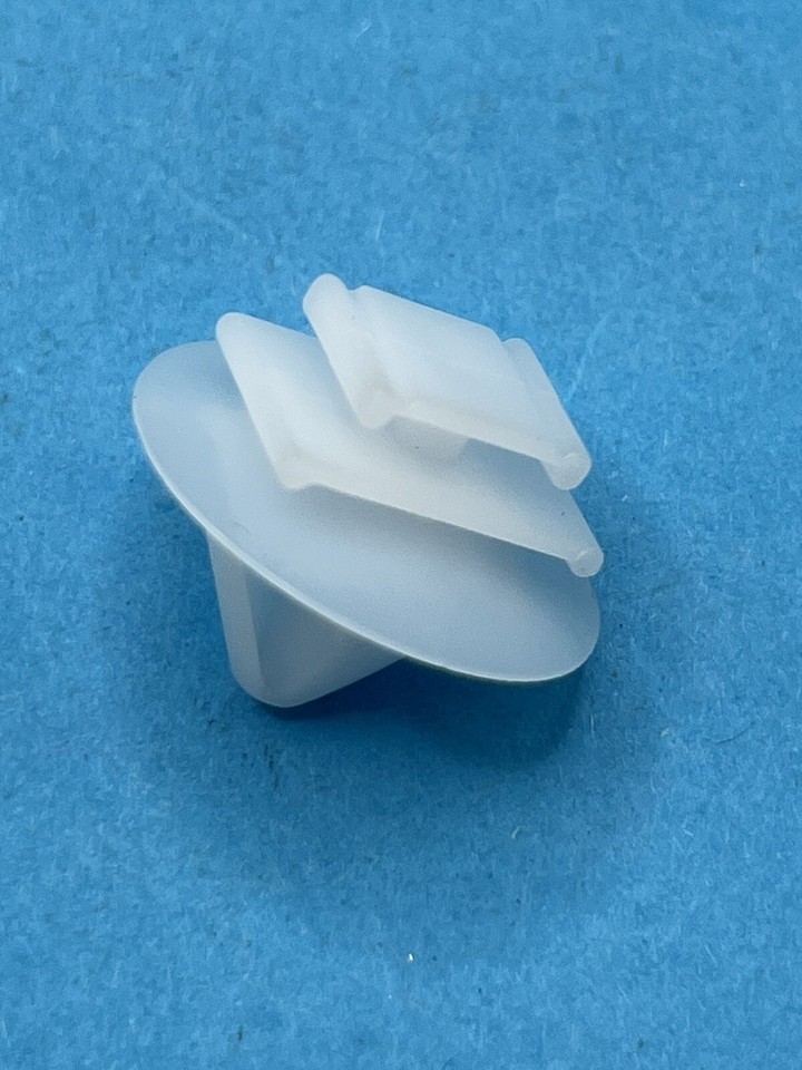 (Pack of 6) Rear Door Body Side Molding Flare Clips for Jeep Renegade ...