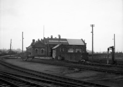 PHOTO LOCO SHED FORFAR GENERAL VIEW OF A DESERTED SHED 29/3/64 1 | eBay UK