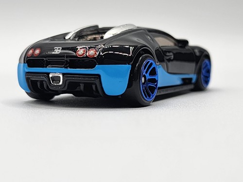 TRANSFORMERS Blue Bugatti Veyron 4/5 Collectible 1:64 Scale Diecast ...