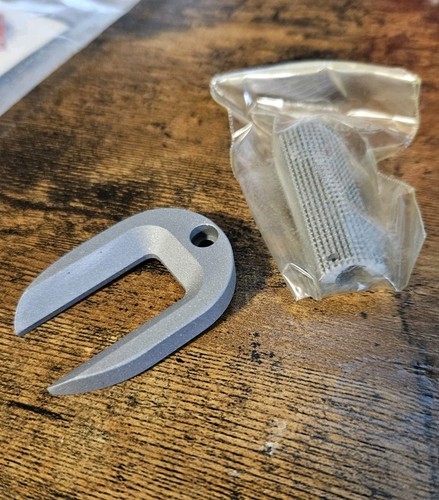 1911 OFFICER Mag-Well Mainspring Housing Checkered Backstrap Stainless ...