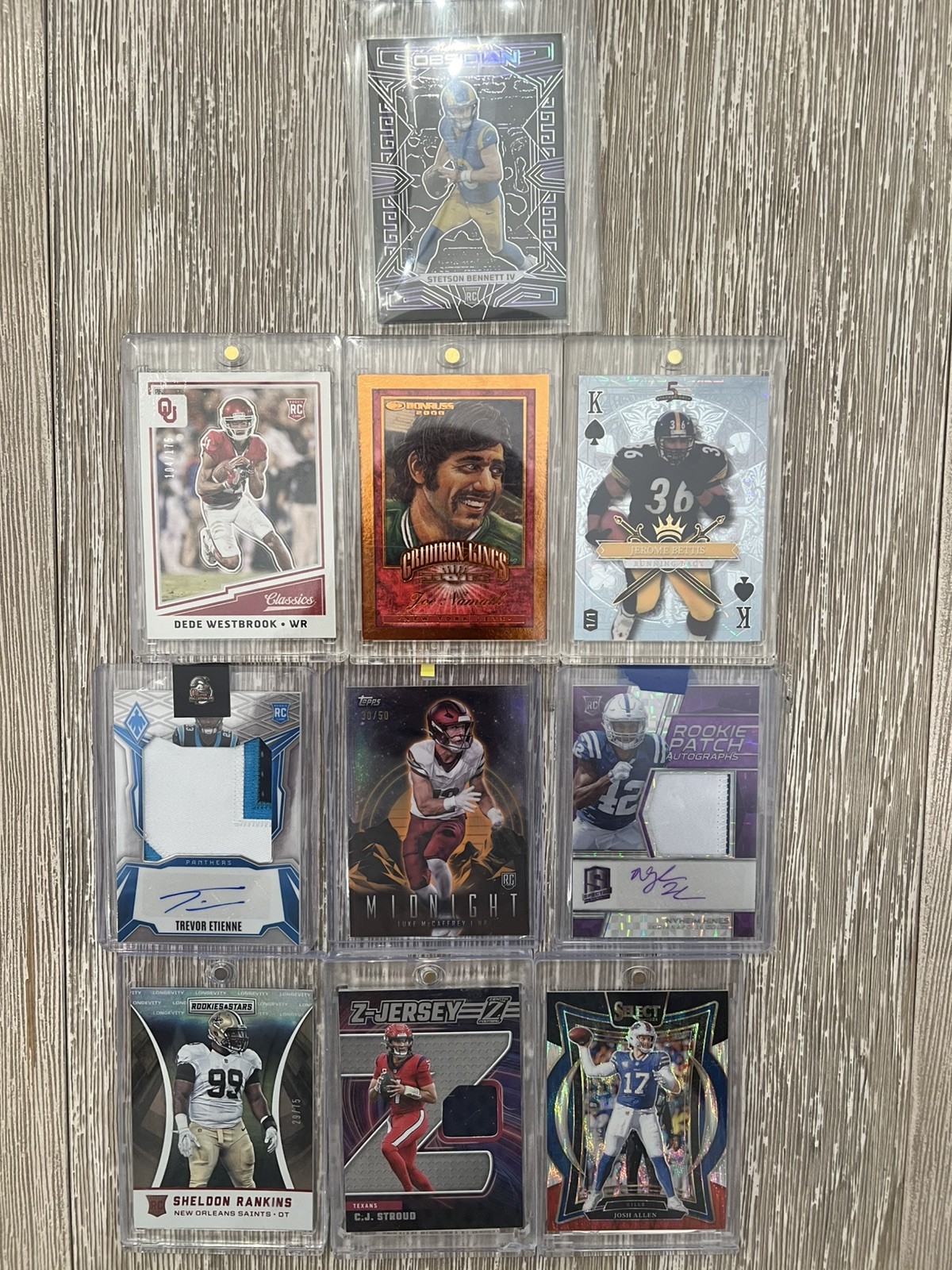 lot Of Football - NFL - sports cards - Auto, Numbered, inserts, Patch ...