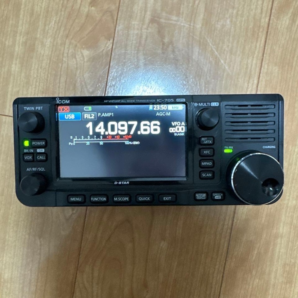 ICOM 705 HF/50/144/430MHz 10W All Mode Portable IC Transceiver Amateur ...