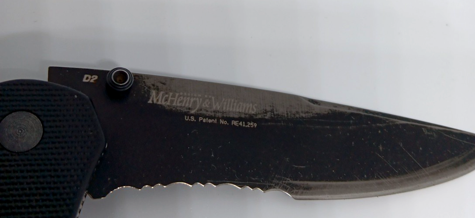BENCHMADE 710 McHenry & Williams D2BK - Black- Axis Lock Pocket Knife ...