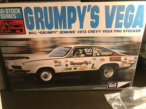 MPC 1/25 Plastic Model Car 1972 CHEVY VEGA GRUMPY’S JENKINS PRO STOCKER ...