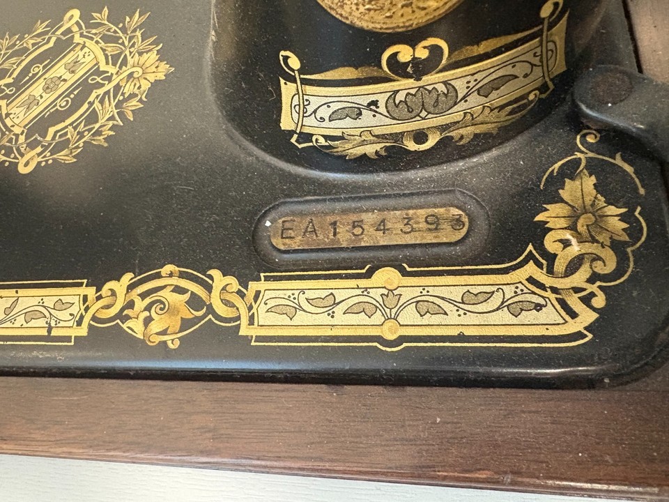 Antique Vintage Singer Sewing Machine 1935 EA154393 | eBay UK