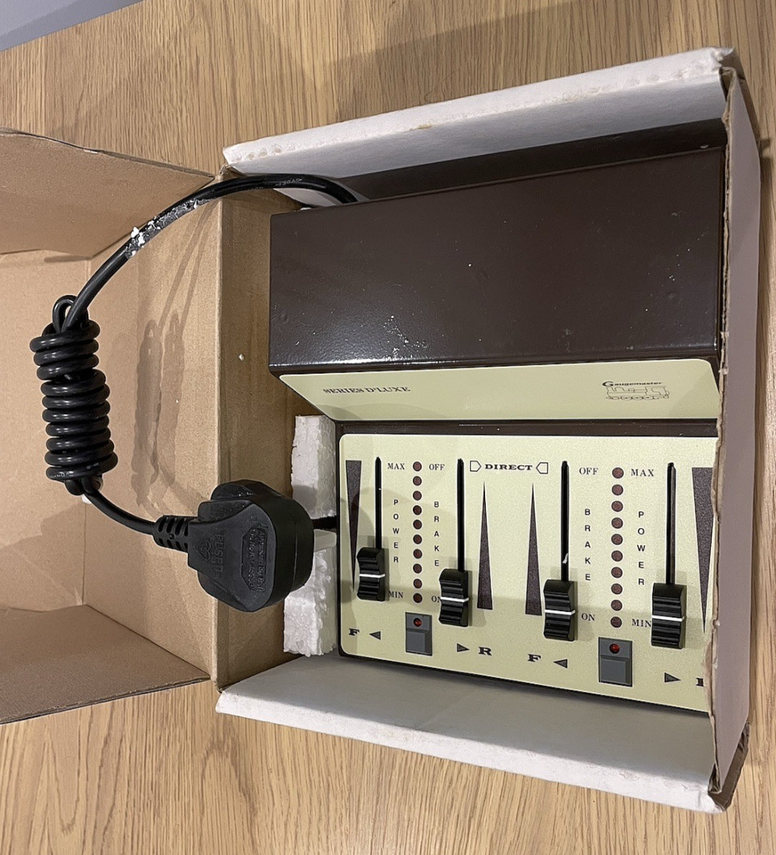 GAUGEMASTER ELEC MODEL RAILWAY CONTROLLER - MODEL "D" DELUXE TWIN TRACK ...