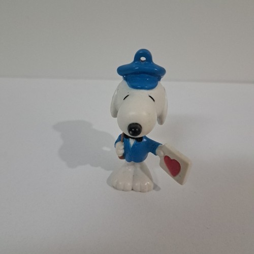 Peanuts Snoopy Postman Delivering Card Valentine's Day PVC Figure Ufs ...