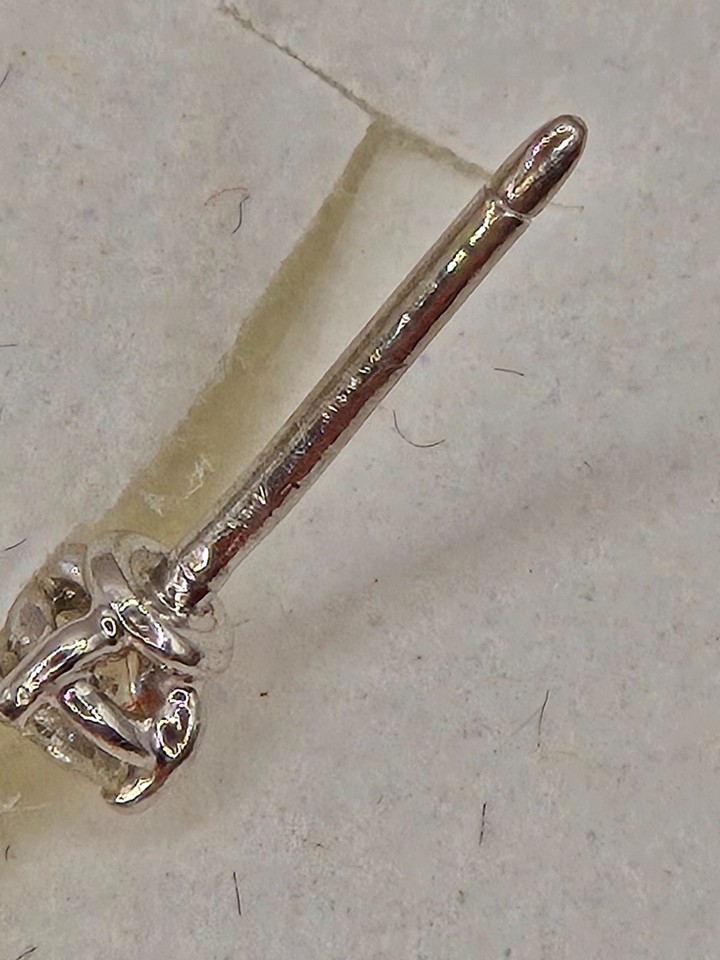 Pre-loved Genuine mined 0.30ct Diamonds set in 14ct gold stud earrings ...