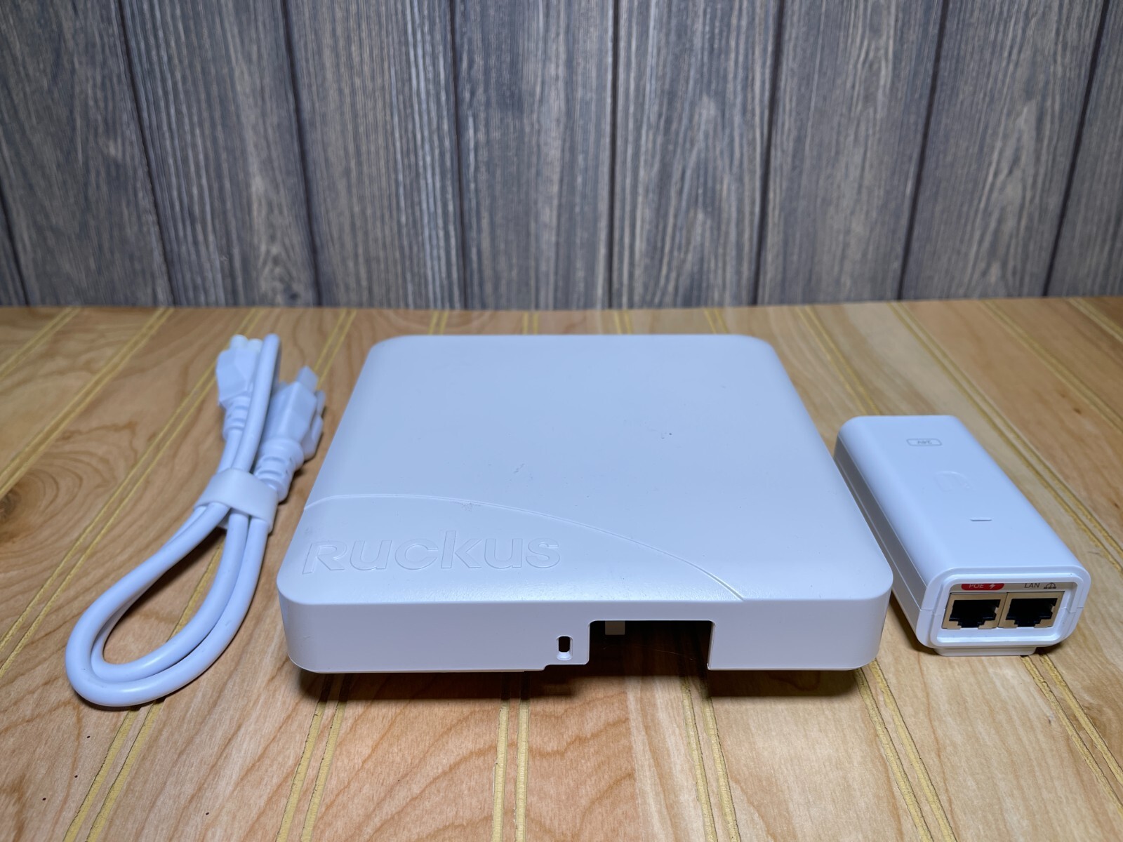 Ruckus ZoneFlex R500 Dual-Band Wireless Access Point (901-R500-US00 ...