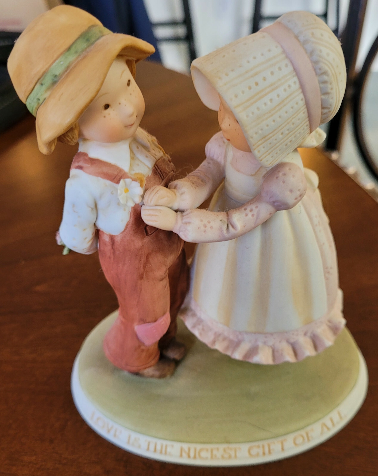 VINTAGE HOLLY HOBBIE & ROBBY LTD ED FIGURINE LOVE IS THE NICEST GIFT OF ...