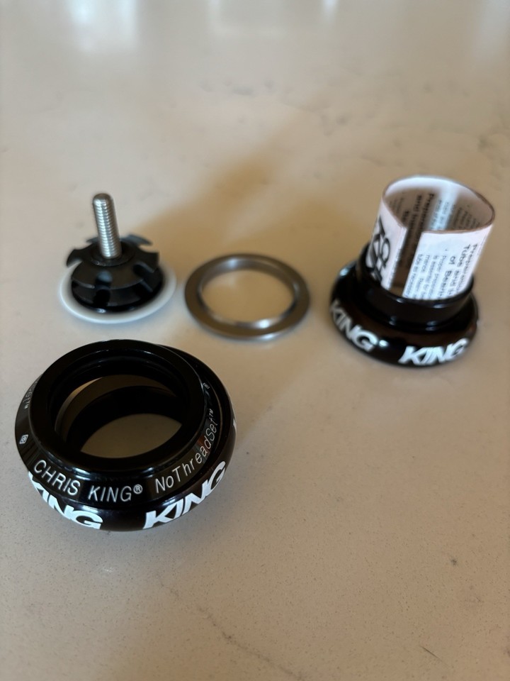 Chris King NoThreadSet 1 1/8” - NEW | eBay