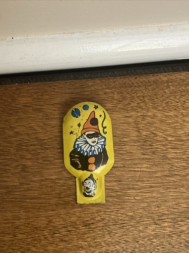 VINTAGE US Metal Toy Mfg Co - Clown Cricket Tin "clicker" noise maker ...