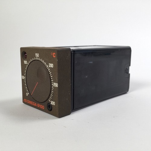 Omega Engineering 6102-J-0/300C Temperature Controller 220V 50/60Hz ...