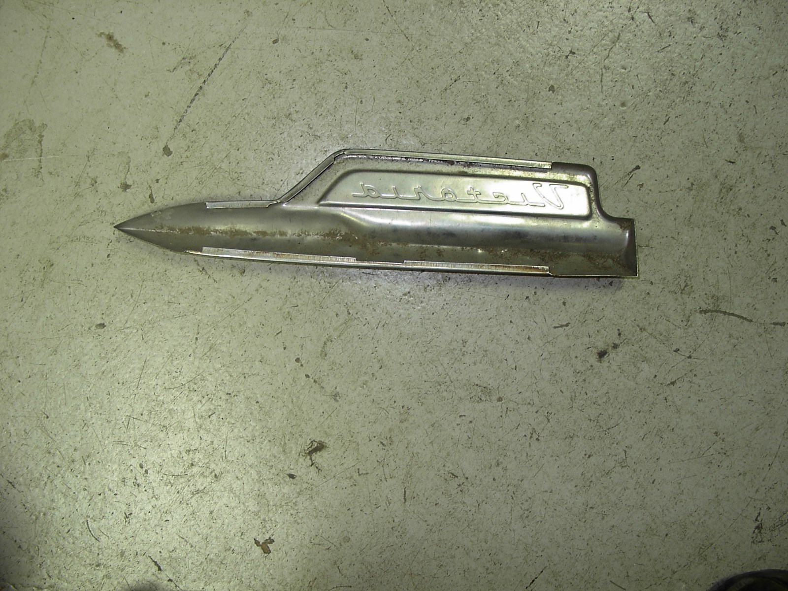 1949 49 1950 50 1951 51 Ford Victoria sedan coupe fender trim moulding ...