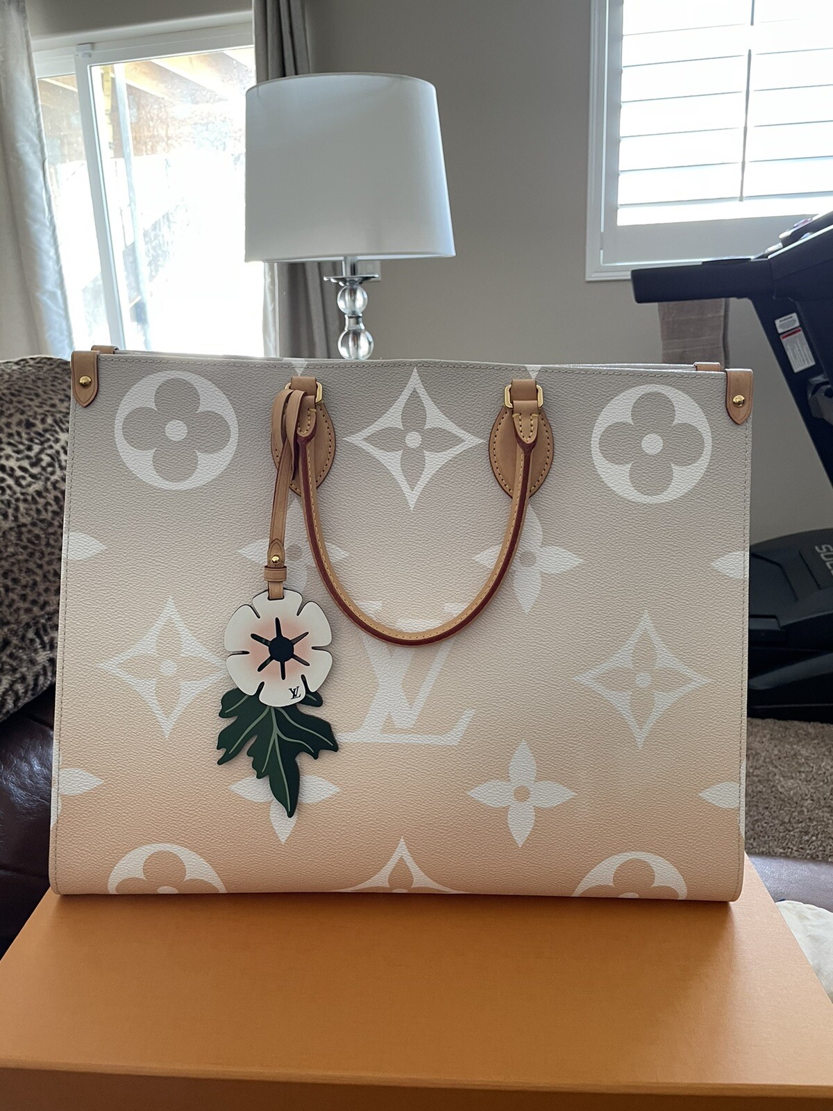 LOUIS VUITTON Pool Onthego GM Monogram Shoulder Bag B… - Gem