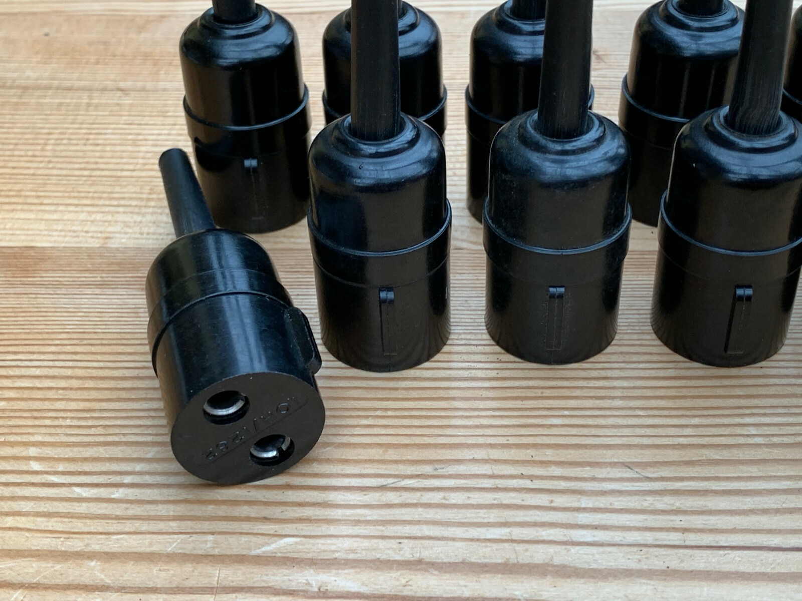 BULK x10 "slimline" BULGIN 2 pin round 22mm speaker plug socket valve ...
