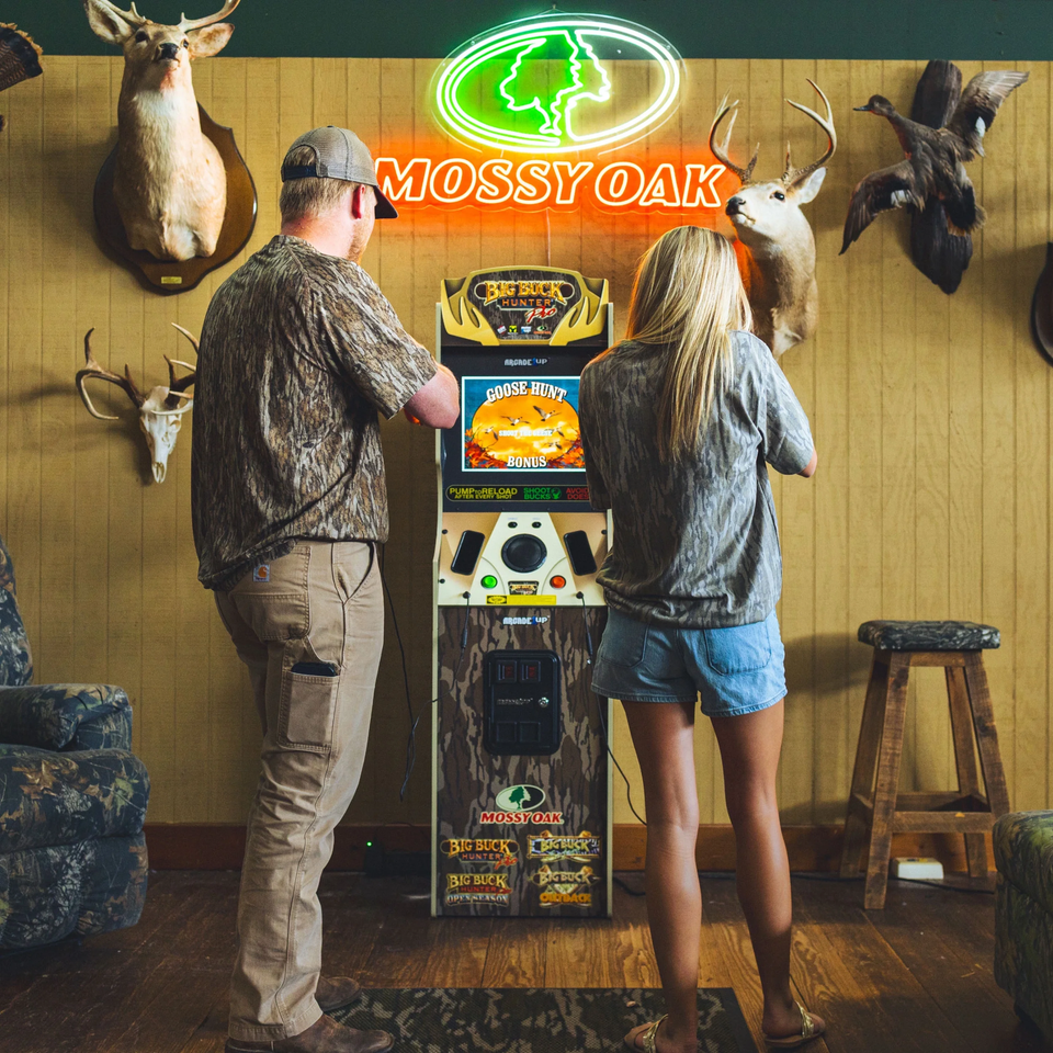 Arcade1Up Big Buck Hunter Deluxe Mossy Oak Arcade Game 17" Screen Dual ...