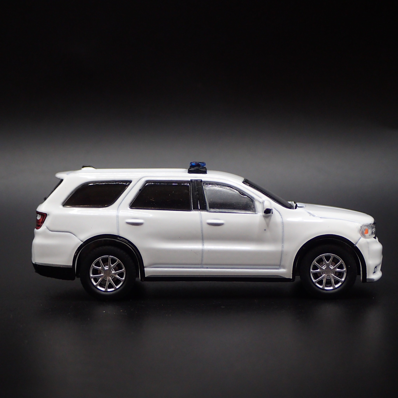2018-2022 DODGE DURANGO POLICE FIRE PURSUIT 1:64 SCALE DIORAMA DIECAST ...