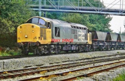 PHOTO CLASS 37 LOCO 37703 DOWN COAL TRAIN. EXITS PENALTA COLLIERY. 9.89 ...