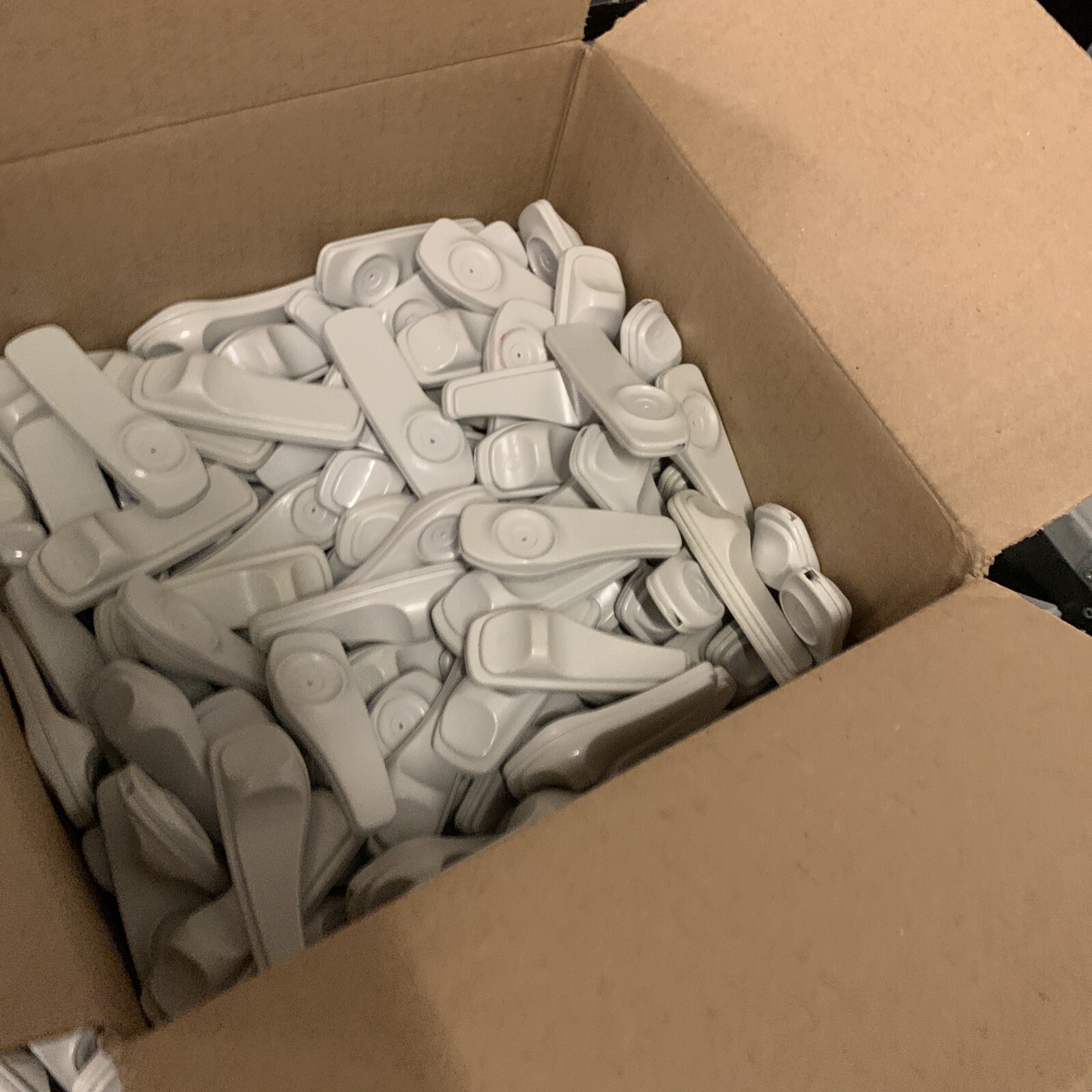 LOTS OF 300 SESORMATIC SECURITY TAG ANTI-THEFT RETAIL CLOTHING SENSORS ...