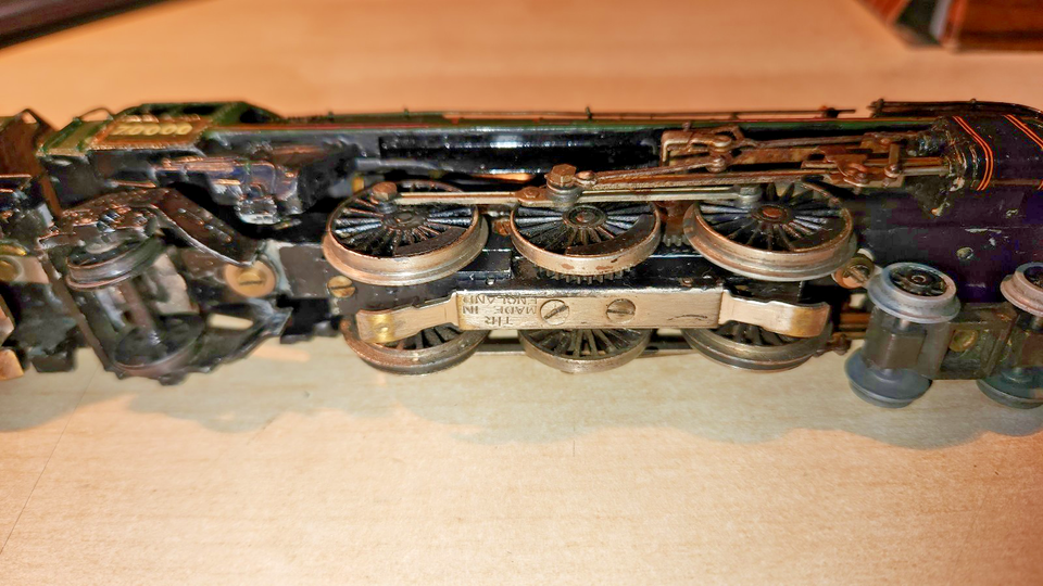 Hornby? 3 Rail Britannia Class 7MT 4-6-2 Britannia 70000 BR Green | eBay UK