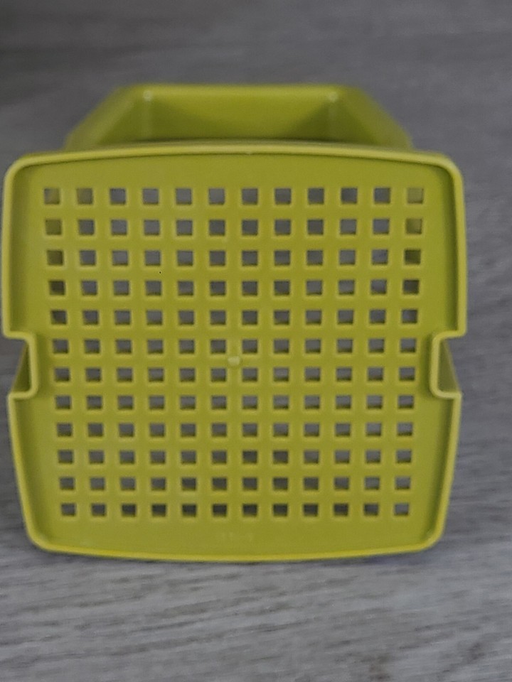 Tupperware Pickle Olive Jalapeño Container Keeper Avocado Green 1330-17 ...