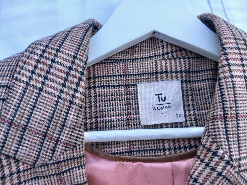 LADIES COUNTRY CHECK JACKET,WITH COURDOROY ELBOW PATCHES,BY TUI.SIZE 20 ...