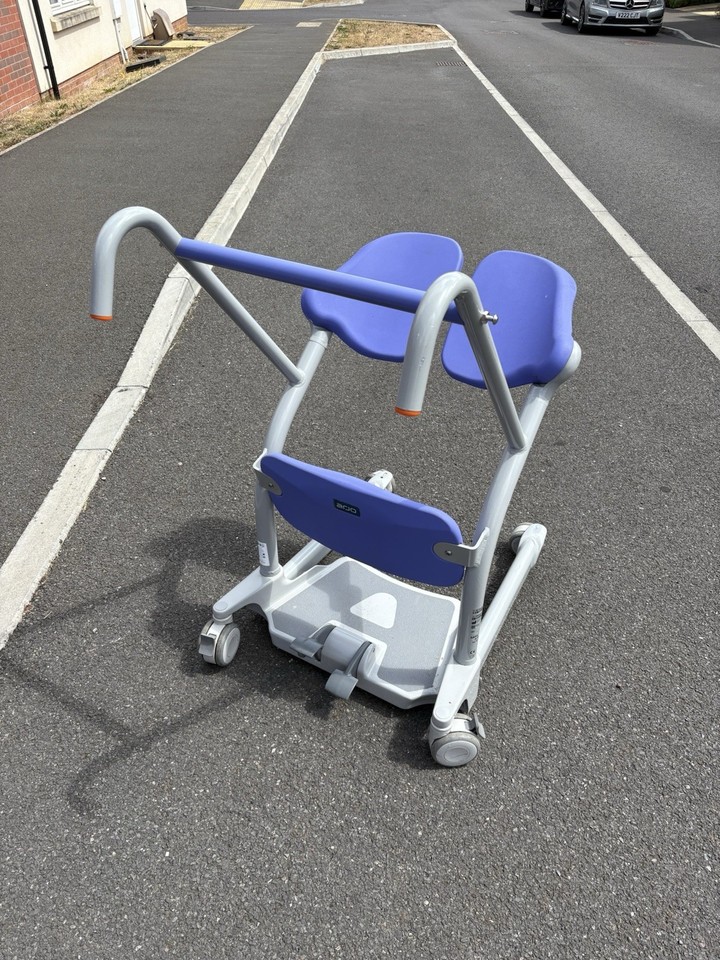 Arjo Sara Steady GREAT CONDITION mobility patient transfer aid/Standing ...