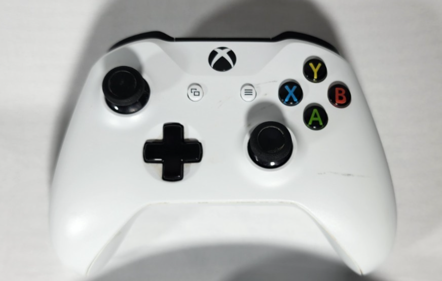 Xbox One S 1TB Bundle – 3 Controllers + Turtle Beach Stealth 600 Gen2 ...