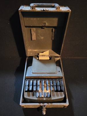 Stenographs - Reporter Model Shorthand Machine