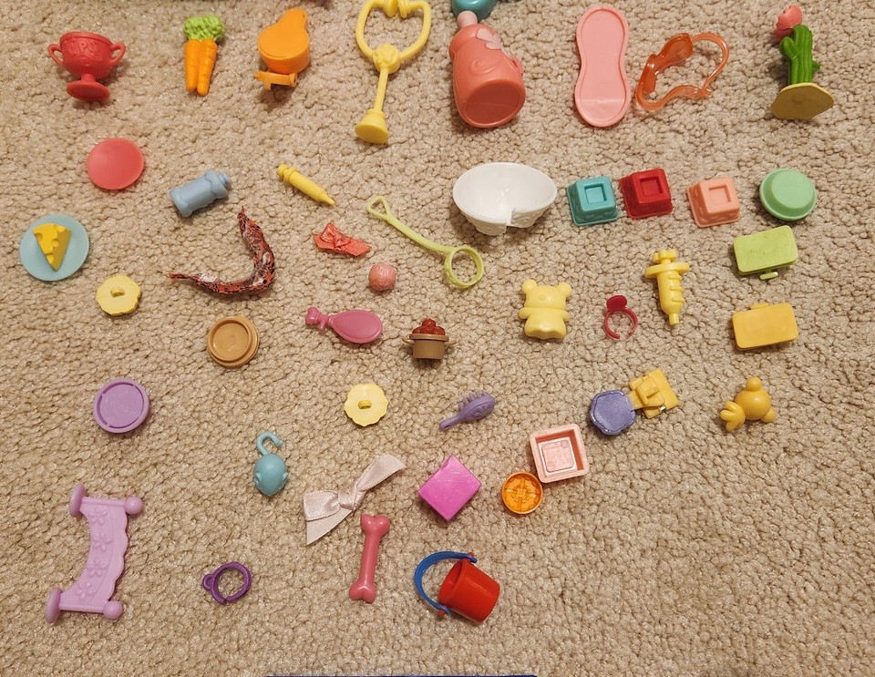 Littlest Pet Shop LOT OF 61 ACCESSORIES LPS Food, Toys, Beds, Carry ...