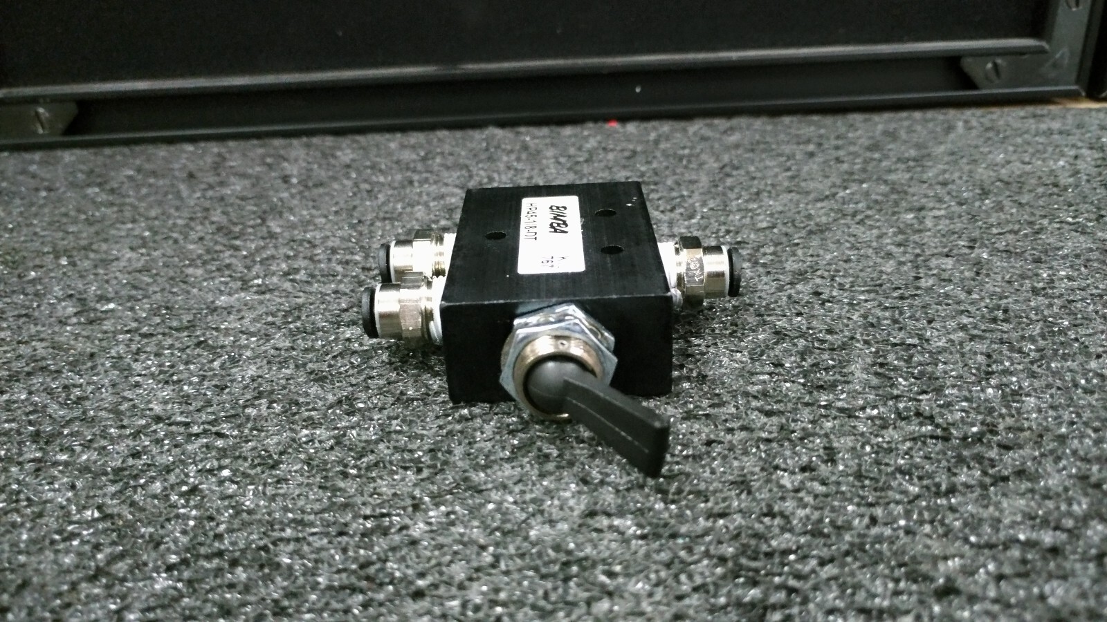 Bimba HP45-1/8-DT Detented Toggle Air Control Valve 4-Way 5-Port 1/8 ...