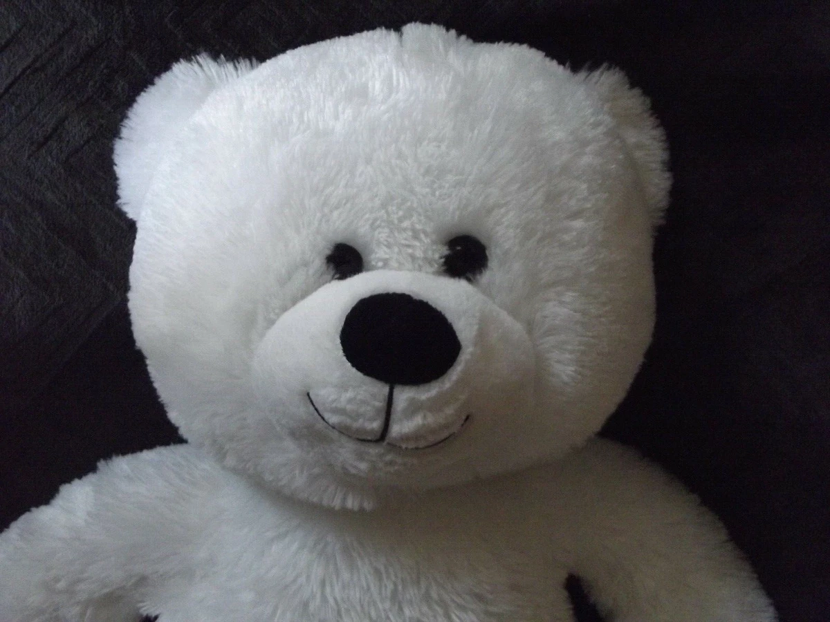 Cute White Teddy Bears With Hearts